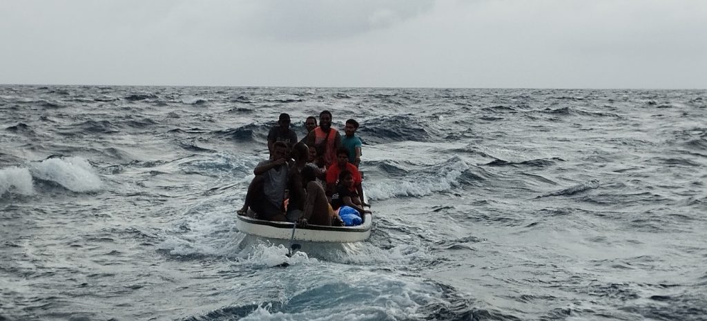 Gizo Police Rescue 16 Passengers At Sea — Solomon Business Magazine